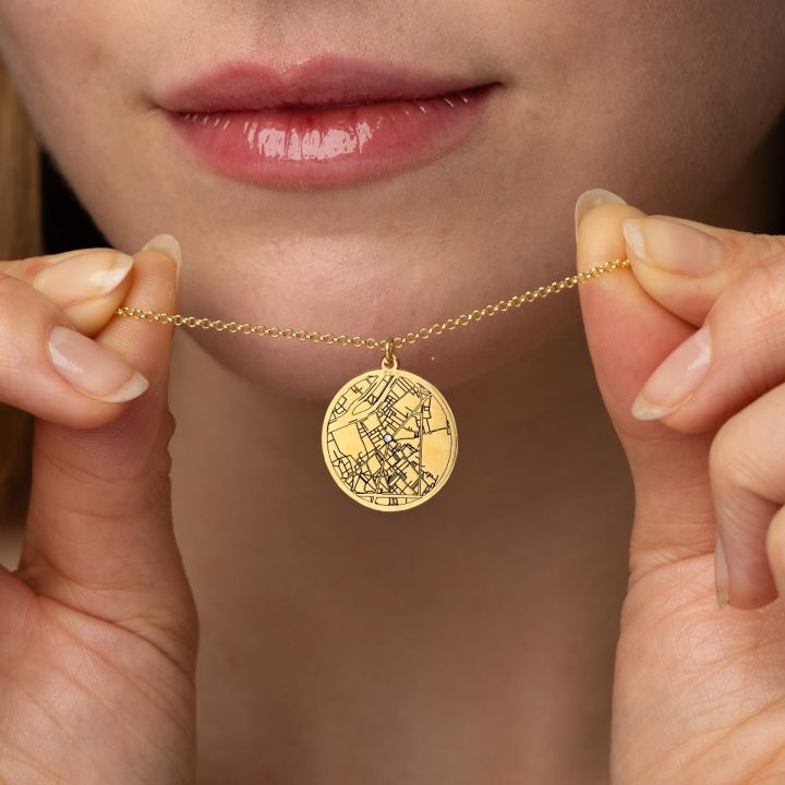 Engraved jewelry necklace store